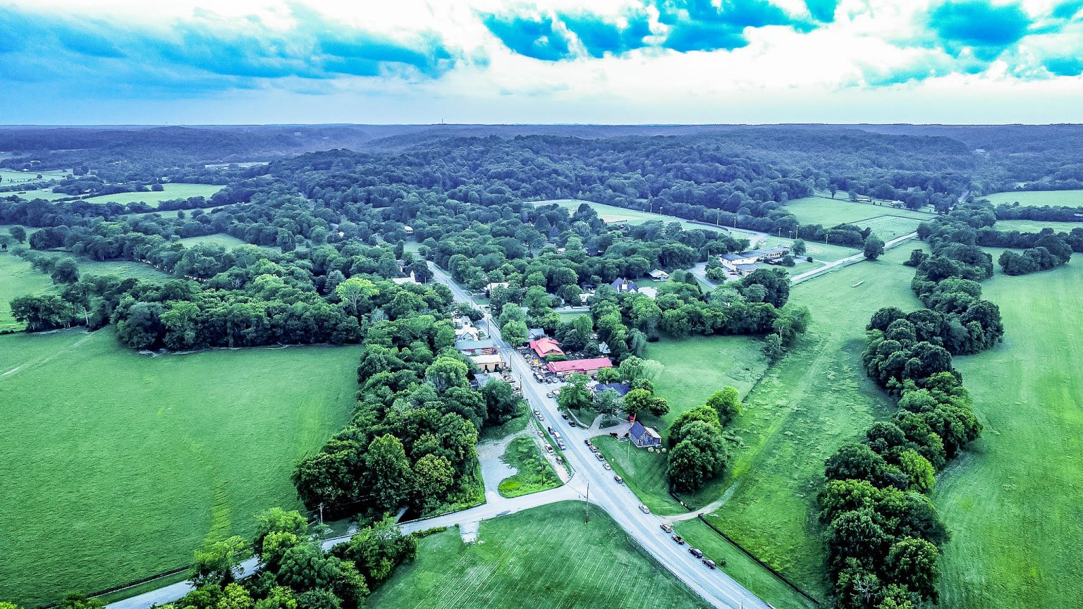 Explore Leipers Fork: Tennessee's Hidden Gem